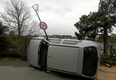 Saint-Briac. Il éternue au volant et finit sa course contre un ...