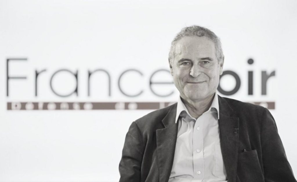 Que reproche-t-on au Pr Perronne ? – Profession Gendarme