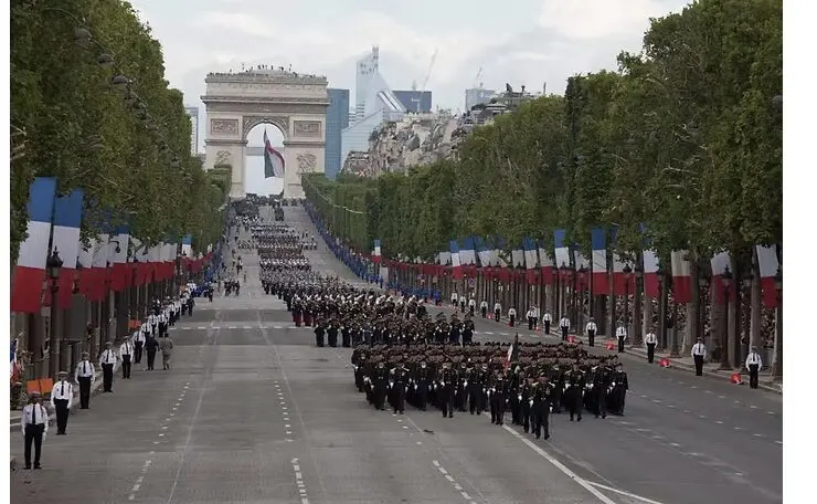 La grande muette étouffée : le ministère des armées en faillite ...