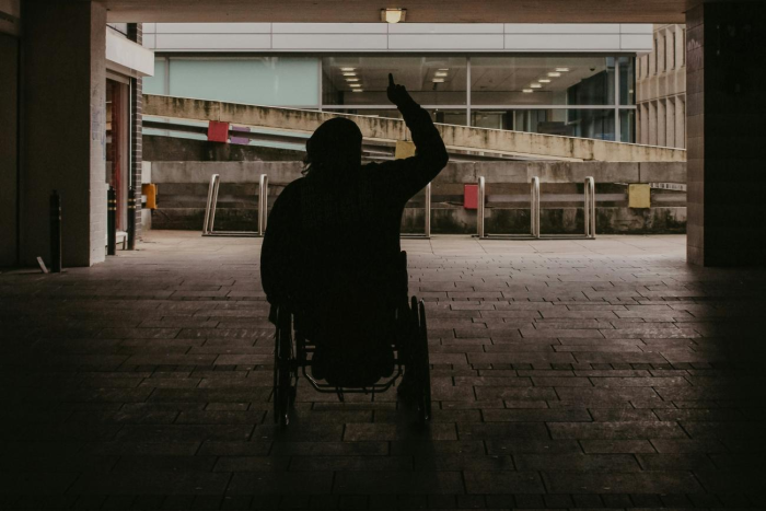 La police belge a verbalisé un homme en fauteuil qui avait un téléphone ...